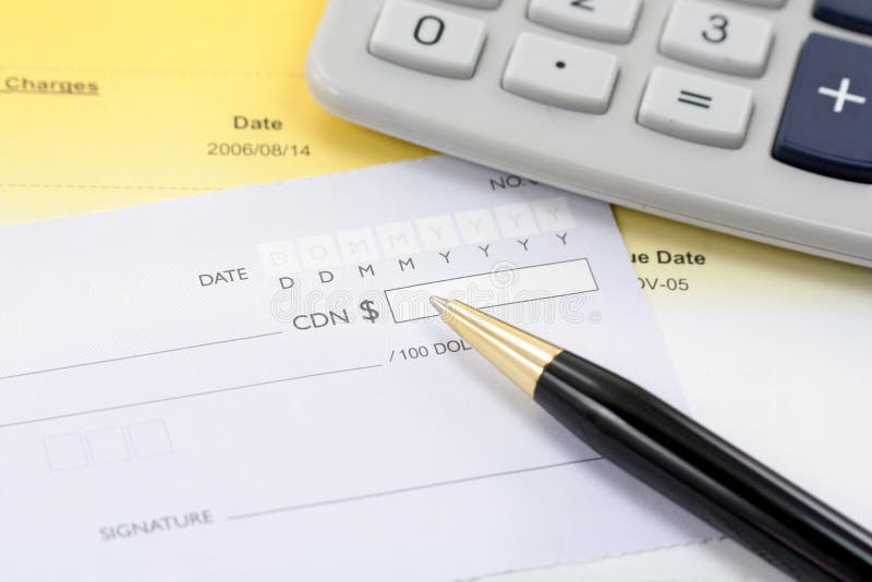 Cheque com pena imagem de stock. Imagem de investir, pagamento - 1350227