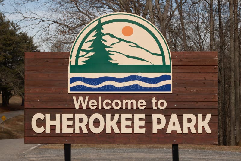 Cherokee Park Sign editorial photo. Image of lake, brown - 268659851