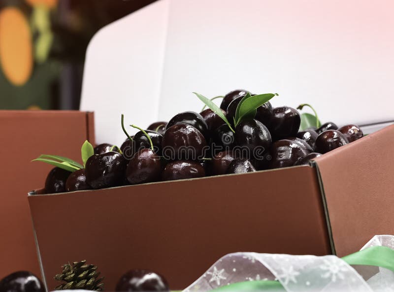 Cherry in paper box stock photo. Image of harvest, green - 205117916