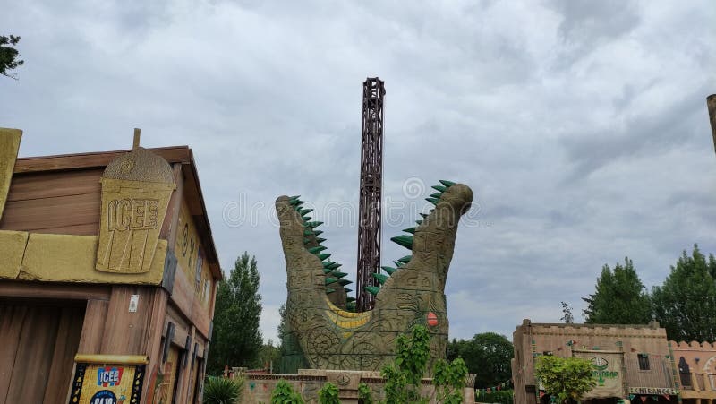 Chessington World of Adventures Resort at England Uk Imagen editorial ...