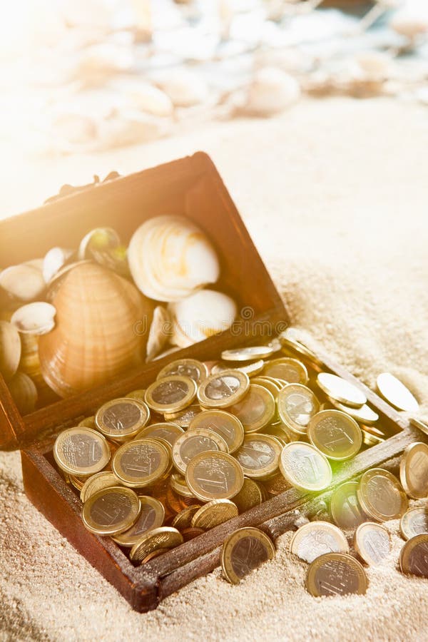 131 Treasure Chest Beach Coins Stock Photos - Free & Royalty-Free Stock ...