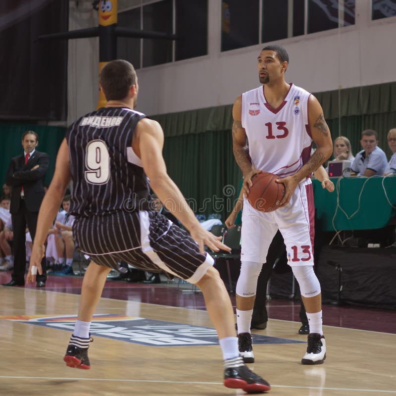 Chester Benjamin Simmons editorial image. Image of rival - 28080285