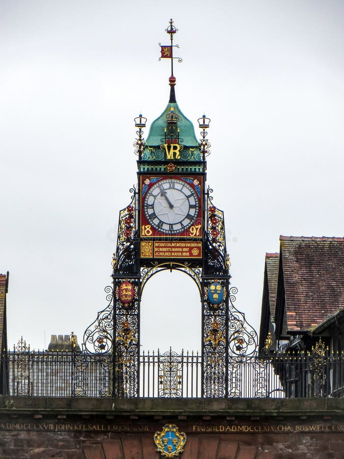 CHESTER, CHESHIRE/UK - OCTOBER 10 : Chester City Centre Clock in ...
