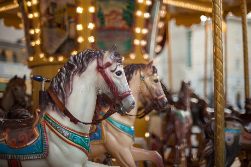 Cheval, Carrousel De Vintage Image stock - Image du cheval, rétro: 71014549