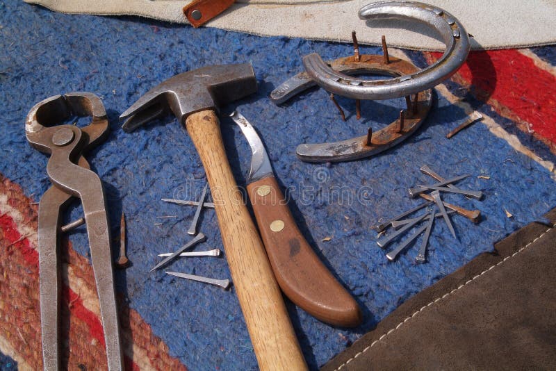 Outils De Ferrure Du Cheval Photo stock - Image du pattes, pointes: 5773948