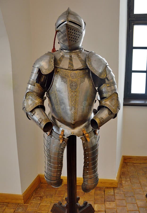 Chevalier Armour Set photographie éditorial. Image du médiéval - 111433182