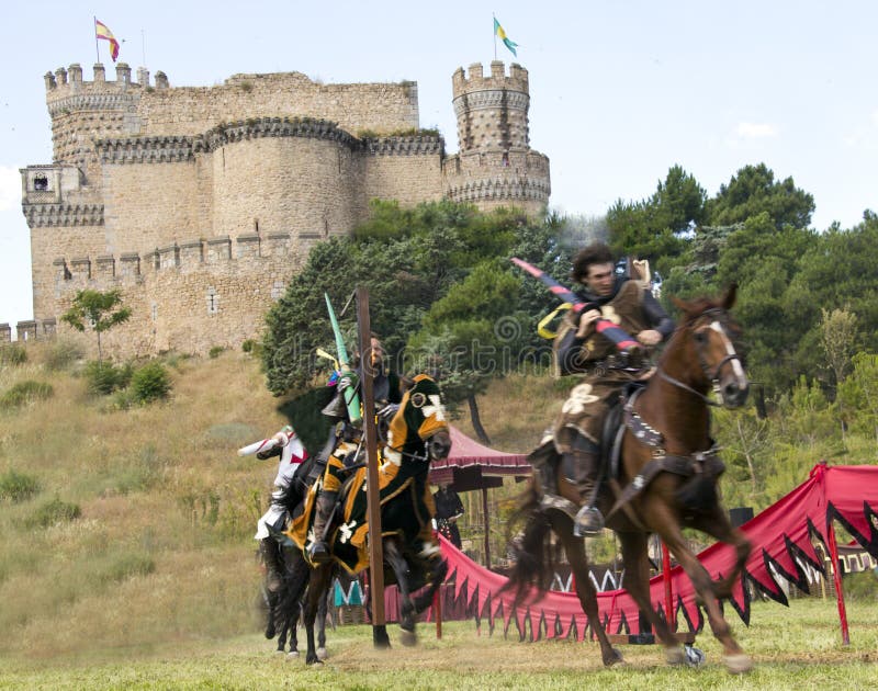 Le Chevalier De Cheval Dans Une Armure Lourde Image stock éditorial ...