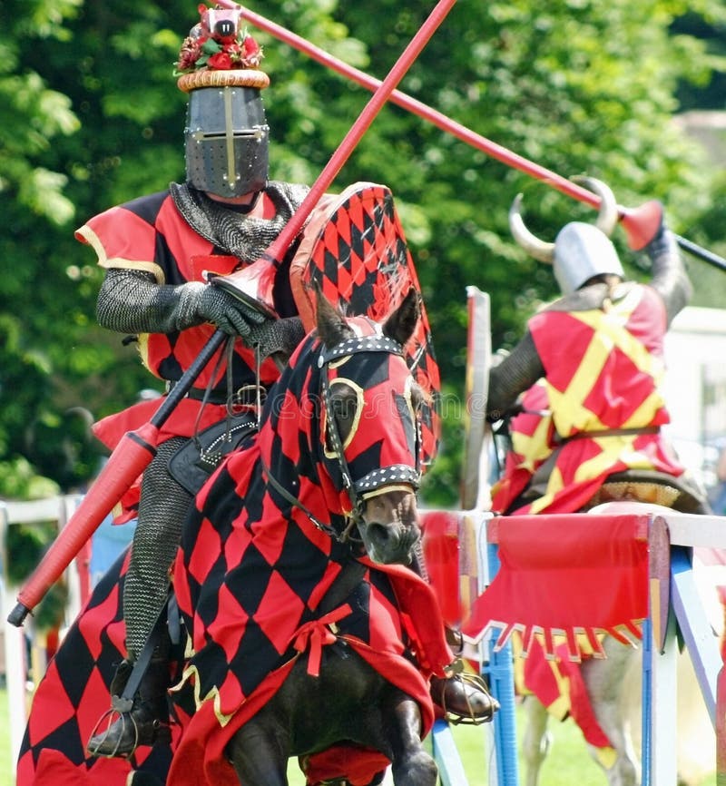 Chevalier sur le cheval photo stock. Image du lance, épée - 14400938