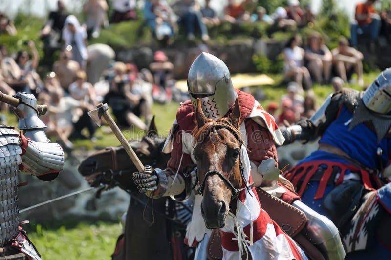 Chevaliers Combattant à Cheval Photo éditorial - Image du historique ...