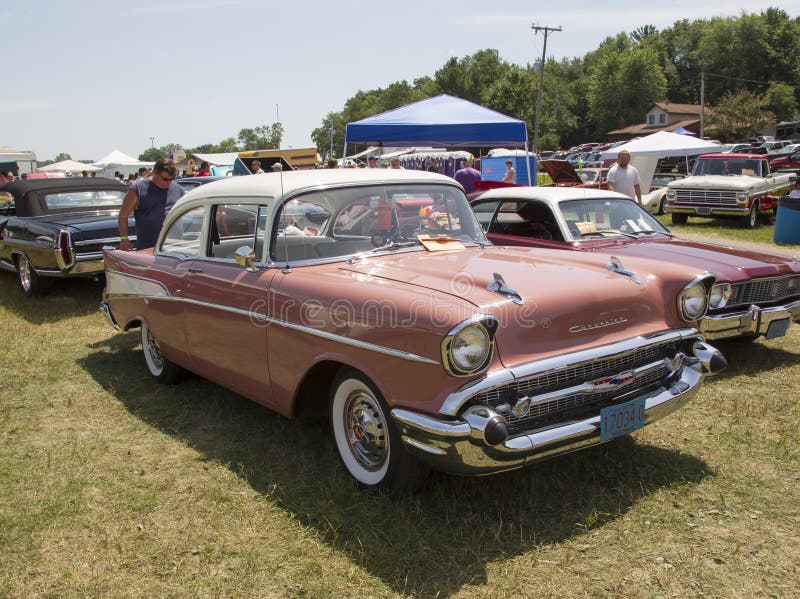 1957 Chevy Bel Air Side View Rose Photographie éditorial - Image du ...