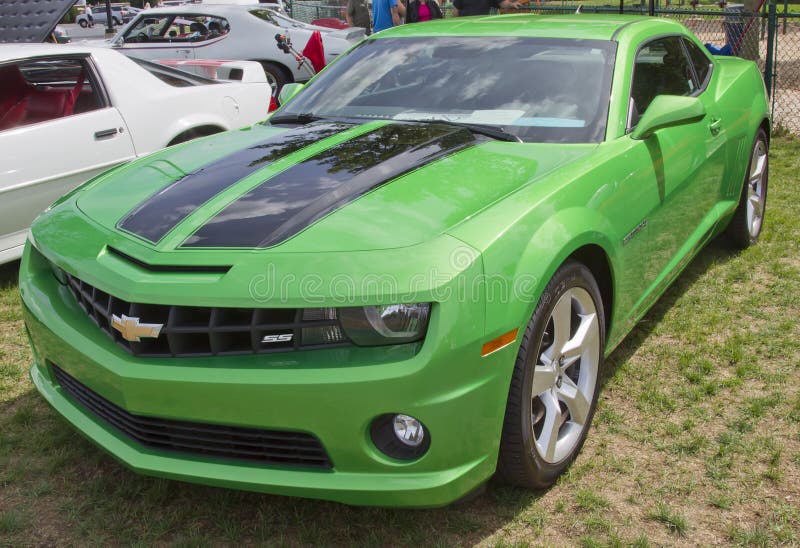 Chevy vert Camaro photo éditorial. Image du moteur, voiture - 26280126