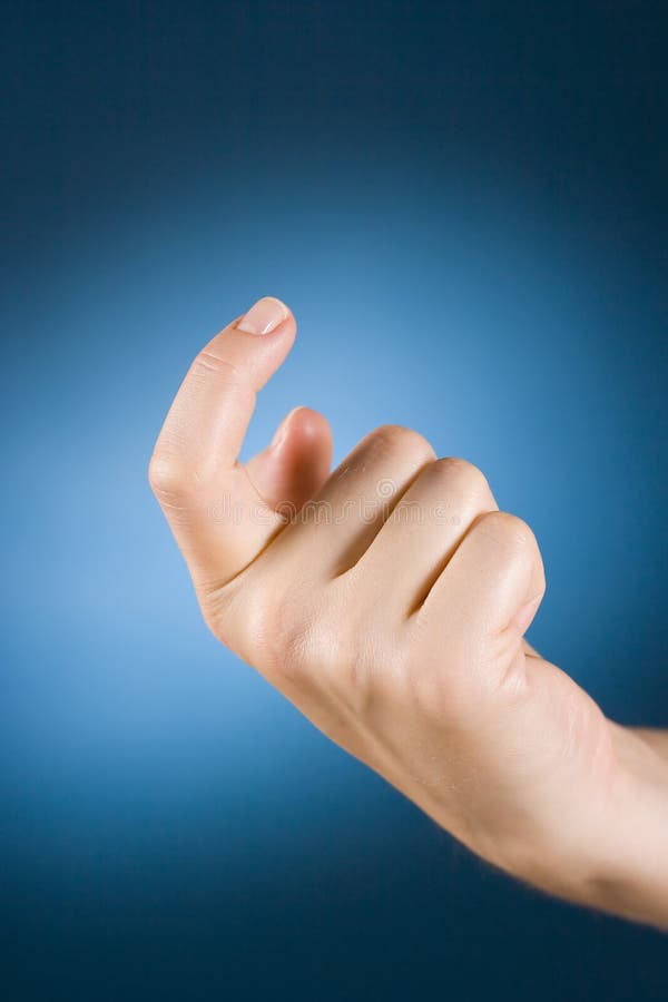 Mano Di Un Uomo Che Chiama Il Numero Di Emergenza Per Una Donna ...