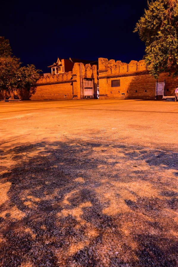 CHIANG MAI, THAILAND - May 9, 2021 : Tha Phae Gate at Night Editorial ...