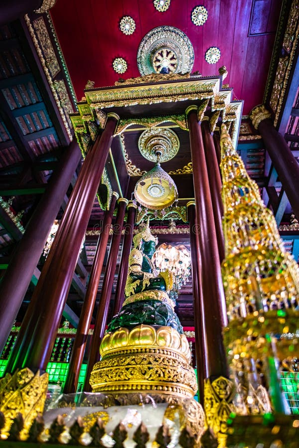 Wat Phra Kaew, świątynia Szmaragdowy Buddha, Bangkok, Tajlandia Zdjęcie ... Wat Phra Kaew, świątynia Szmaragdowy Buddha, Bangkok, Tajlandia Zdjęcie ...