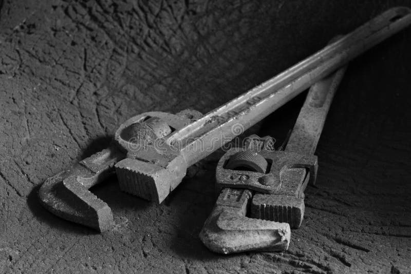 Chiave Stringitubo Degli Idraulici E Componente Rosse Dell'impianto ...