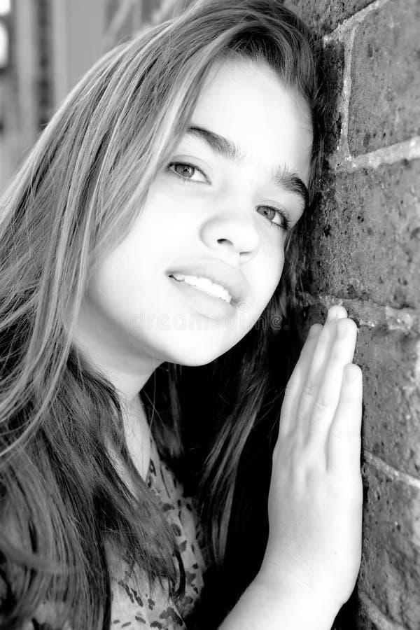 Chica Joven Hermosa Foto De Archivo Imagen De Parque 14253916