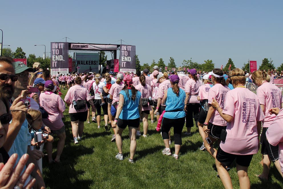 Chicago Avon Walk Participants at Ceremony Editorial Stock Photo ...
