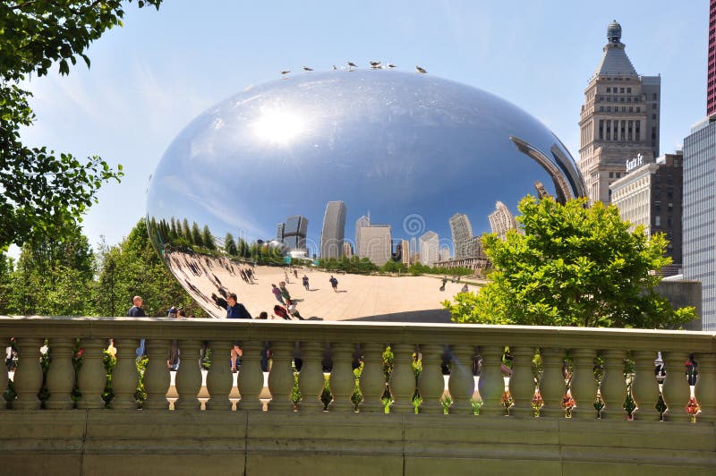 Chicago Bean and Reflections Editorial Photo - Image of round, downtown ...