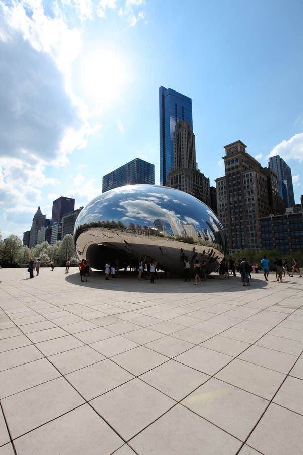 Chicago bean and skyline editorial stock image. Image of cloud - 24147459