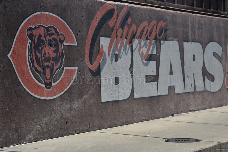 Chicago Bears Painted on Wall Editorial Photography - Image of sign ...