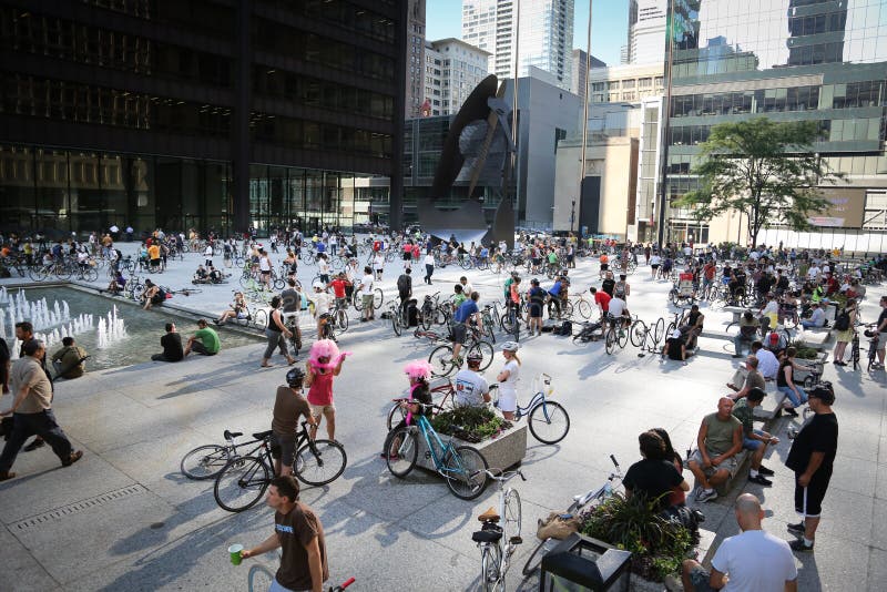 Chicago Bike Ride - Critical Mass Editorial Stock Image - Image of ...
