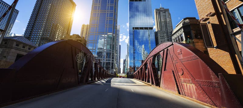 Chicago Downtown Bridge and Buiding Stock Photo - Image of tower ...