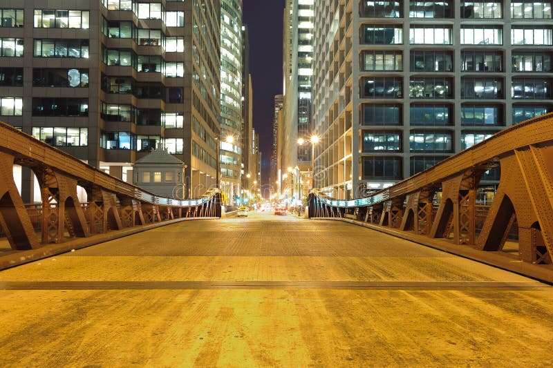 Chicago downtown editorial photography. Image of dusk - 63298912