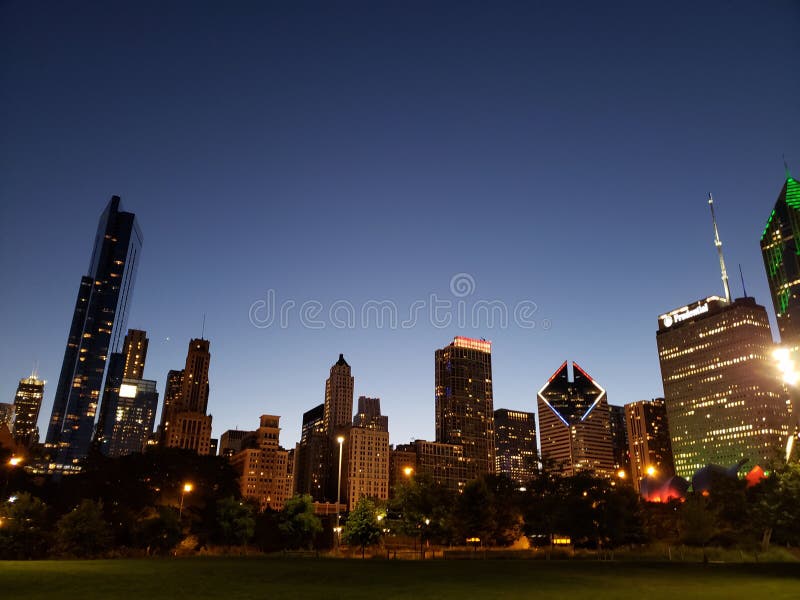 Chicago Downtown Night Scene Editorial Photography - Image of night ...