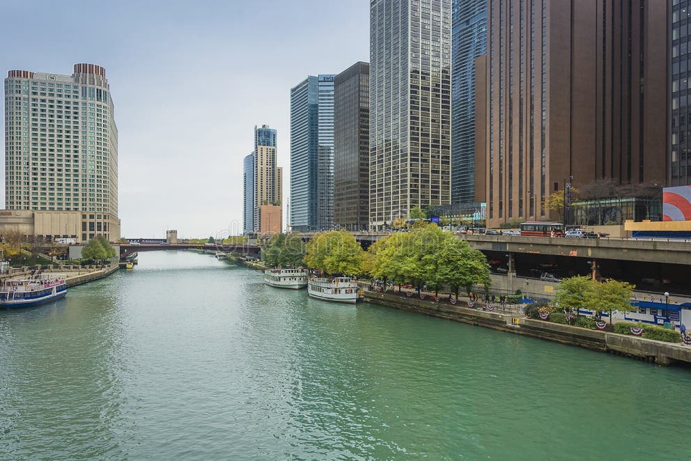 Chicago downtown riverside editorial stock image. Image of illinois ...
