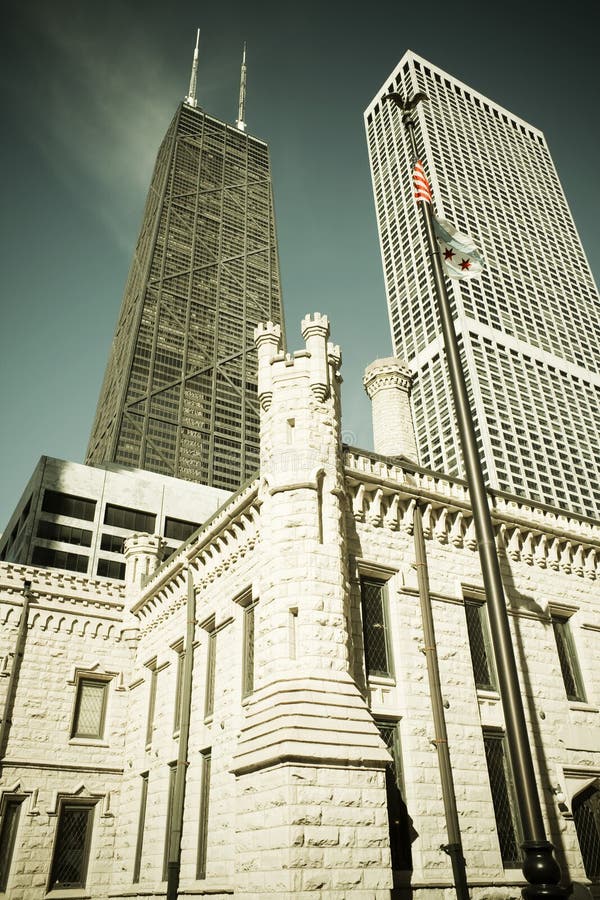 Edificios De Chicago – John Hancock Y La Torre Del Agua Imagen de ...