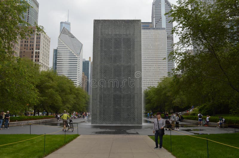 Chicago Grant Park Waterfall Monolith Editorial Photography - Image of ...