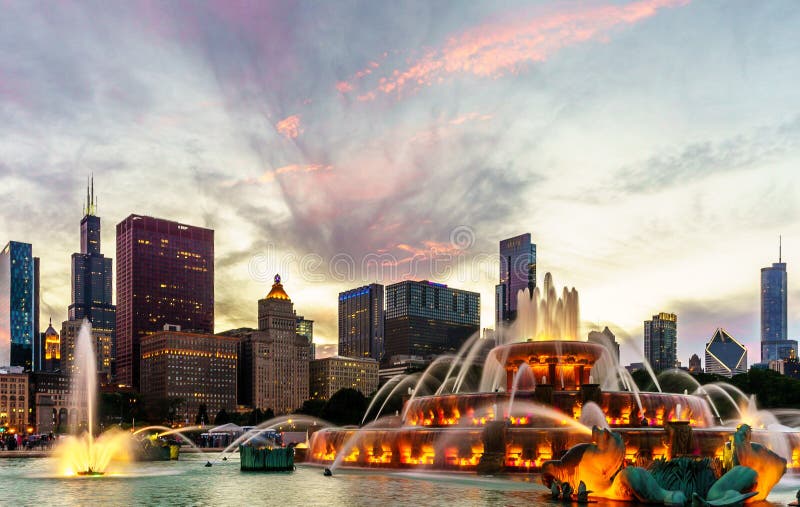Chicago, IL - August 9 2021: Buckingham Fountain with the Chicago ...