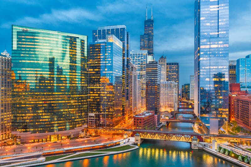 Chicago, Illinois, Fonte Dos EUA E Skyline Imagem de Stock - Imagem de ...