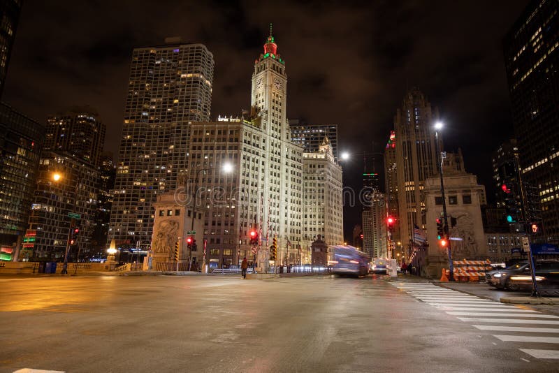 DuSable Bridge at Night. Downtown Chicago Editorial Image - Image of ...