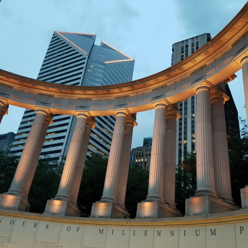 Chicago life editorial stock photo. Image of park, epic - 139275523