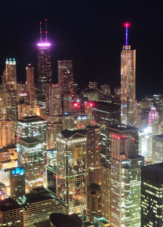 Chicago at night stock image. Image of building, illinois - 8875549