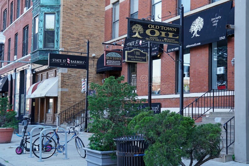 Chicago, Old Town area editorial stock photo. Image of bush - 369199153
