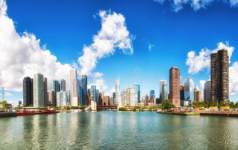 Chicago on a perfect day editorial photo. Image of north - 99555746