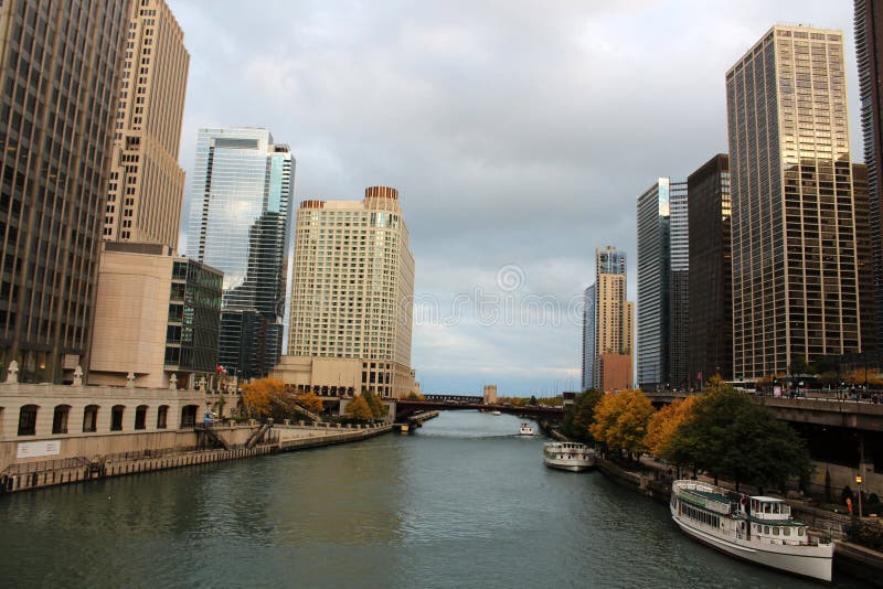 Chicago on the Chicago River Editorial Photography - Image of holiday ...