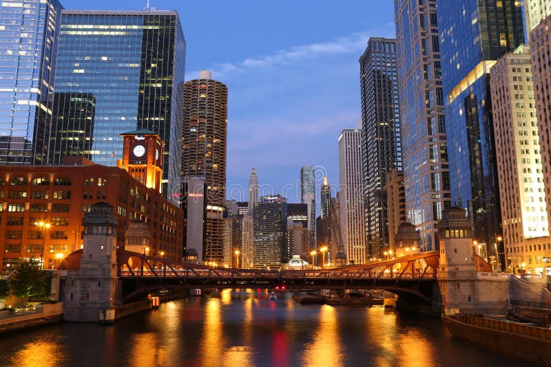 Chicago river at dusk editorial photo. Image of city - 44401216