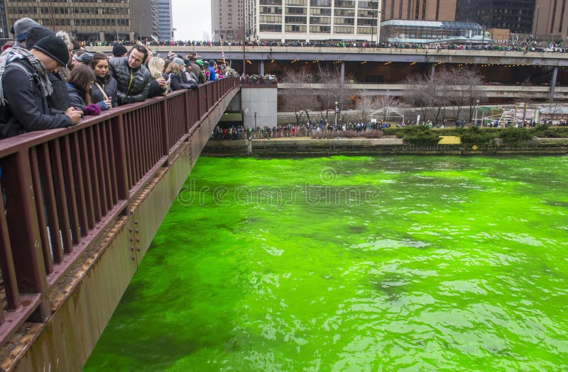 Chicago River dyed green editorial stock image. Image of color - 31294749