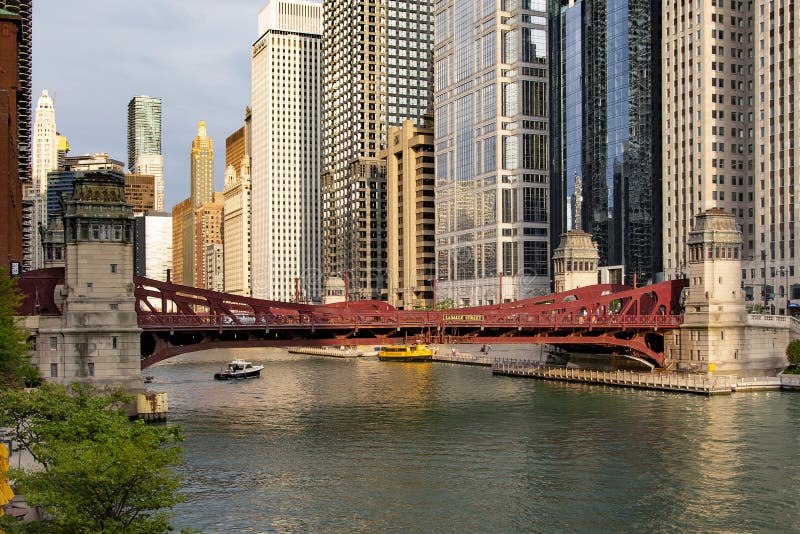 Chicago River Flows through Canyon of Skyscraper Stock Photo - Image of ...