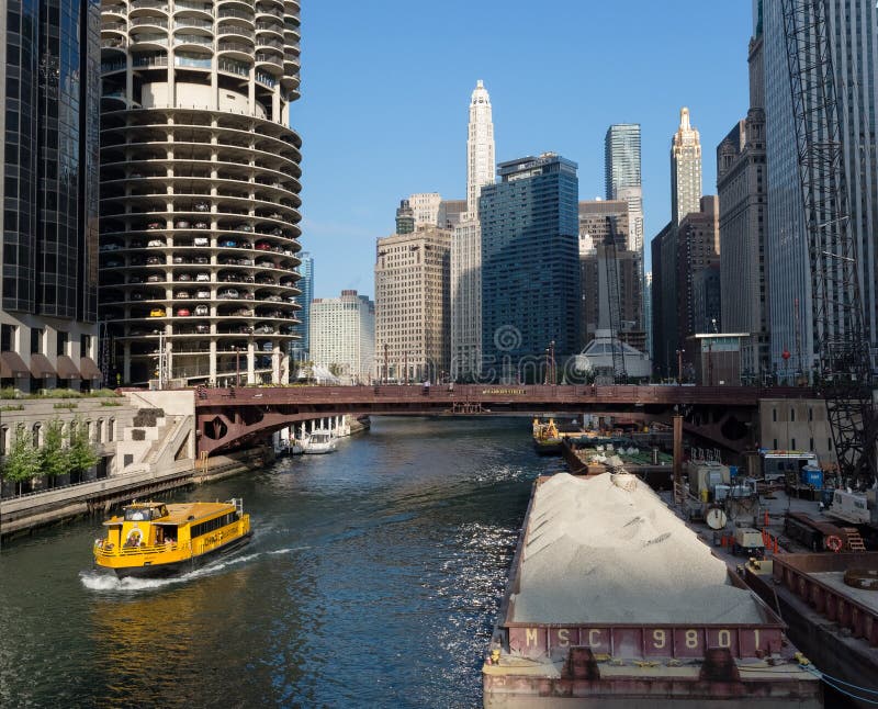 Chicago River editorial image. Image of people, urban - 44929325