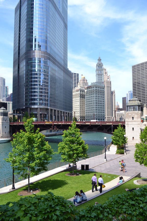 Chicago River Walk in the Summertime Editorial Photo - Image of blue ...