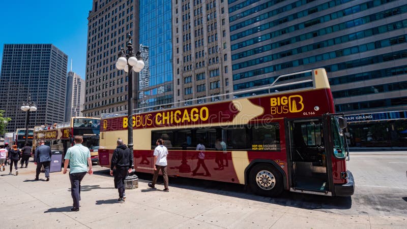 Chicago Sightseeing Bus - CHICAGO, USA - JUNE 11, 2019 Editorial ...