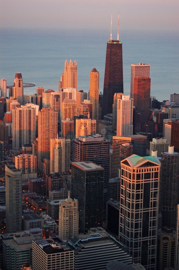 Downtown Chicago stock image. Image of night, trafiic - 5934805