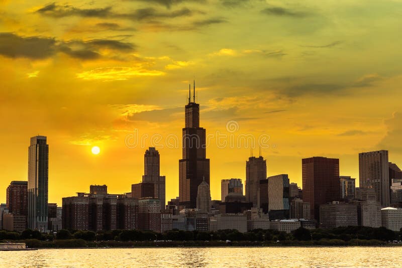 Chicago at Sunset, Illinois Editorial Photo - Image of dusk, cityline ...