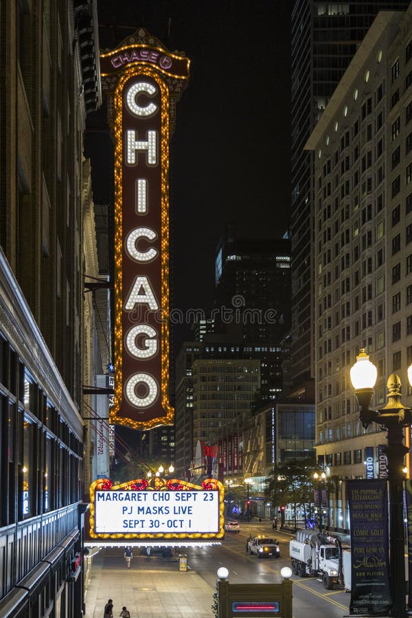 Chicago Theater Sign editorial photography. Image of retro - 109166482