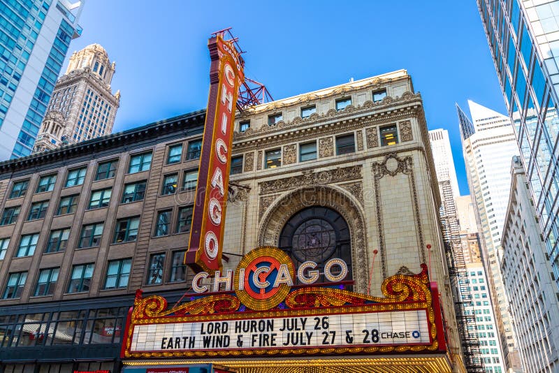 Chicago Theatre sign editorial photography. Image of theater - 194834247