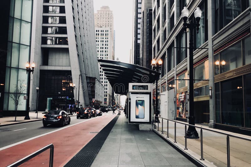 Chicago editorial photo. Image of walkway, city, stop - 118936811